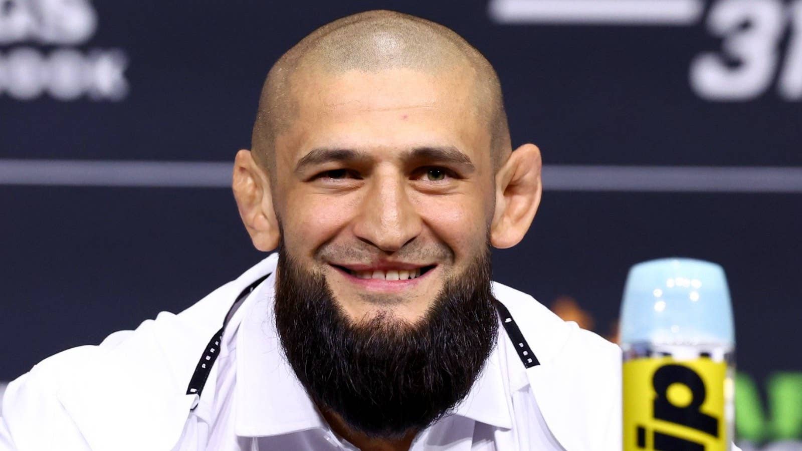 Khamzat Chimaev doesn't care about the UFC belt, it's about the money ...