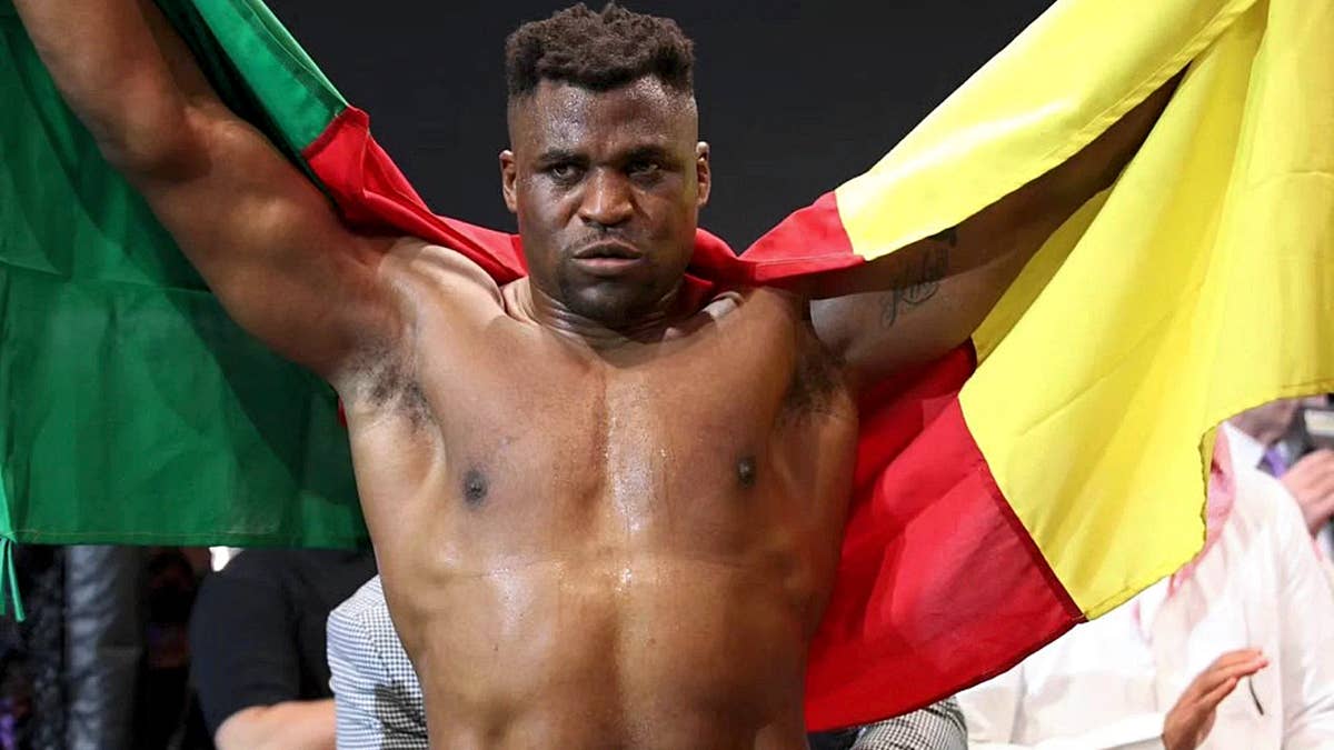 Francis Ngannou Scores First Round Knockout Over Philipe Lins Mma Weekly