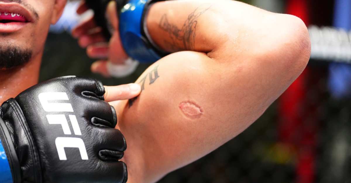 UFC Vegas 89 prelim fight ends in DQ due to biting - MMAWeekly.com ...