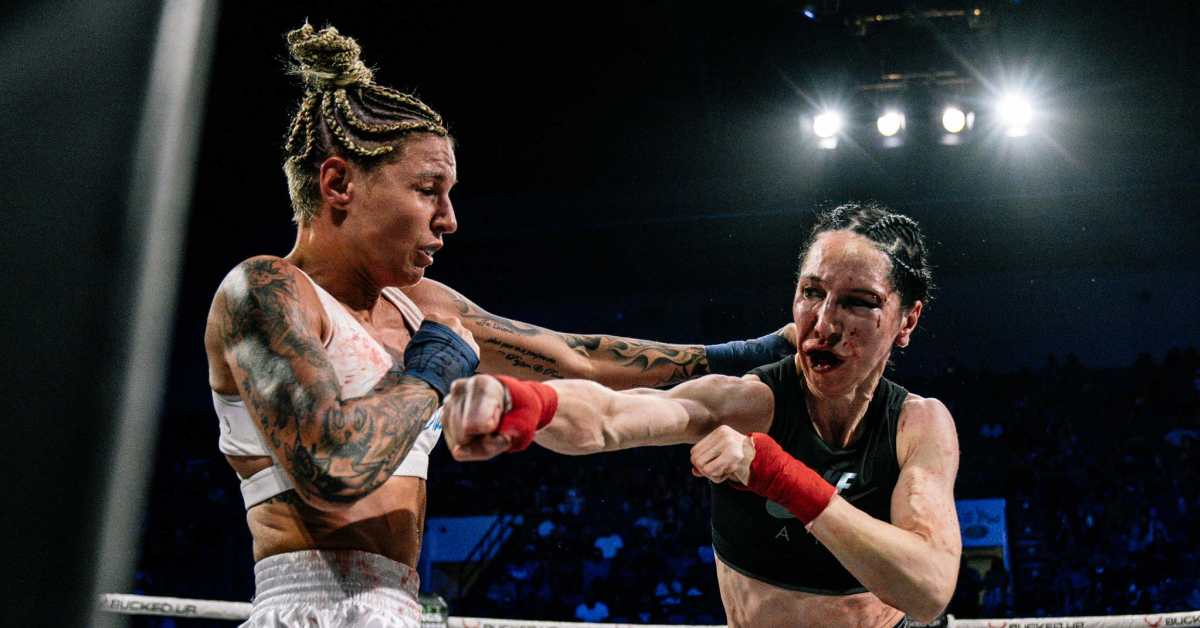 Graphic Video: Britain Hart tooth-flying performance retains BKFC Title ...