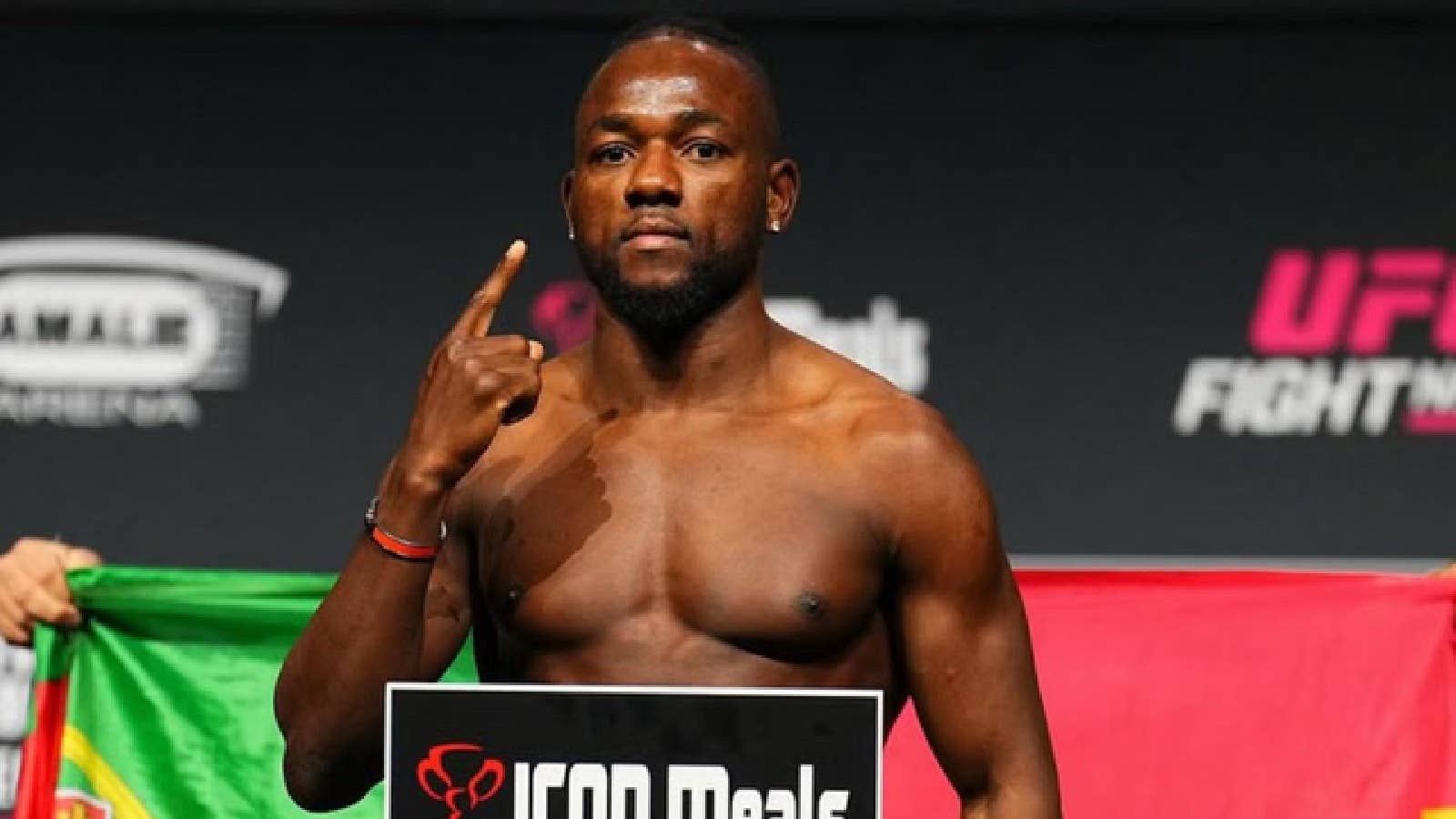 Manel Kape stops Brandon Royval in UFC Vegas 112 main event - MMAWeekly ...