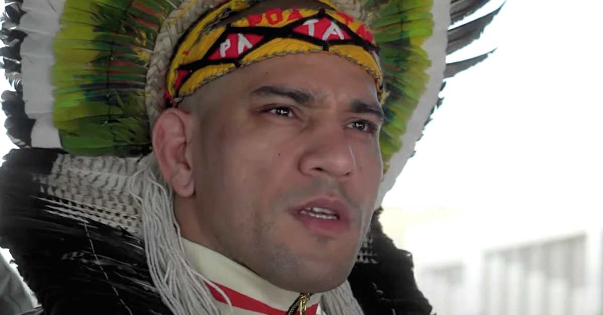 UFC 313 Embedded, Episode 2: Alex Pereira gets a special headdress ...