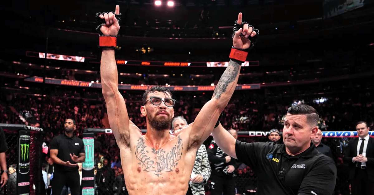 Mauricio Ruffy kicks off UFC 313 main card with insane KO of King Green ...