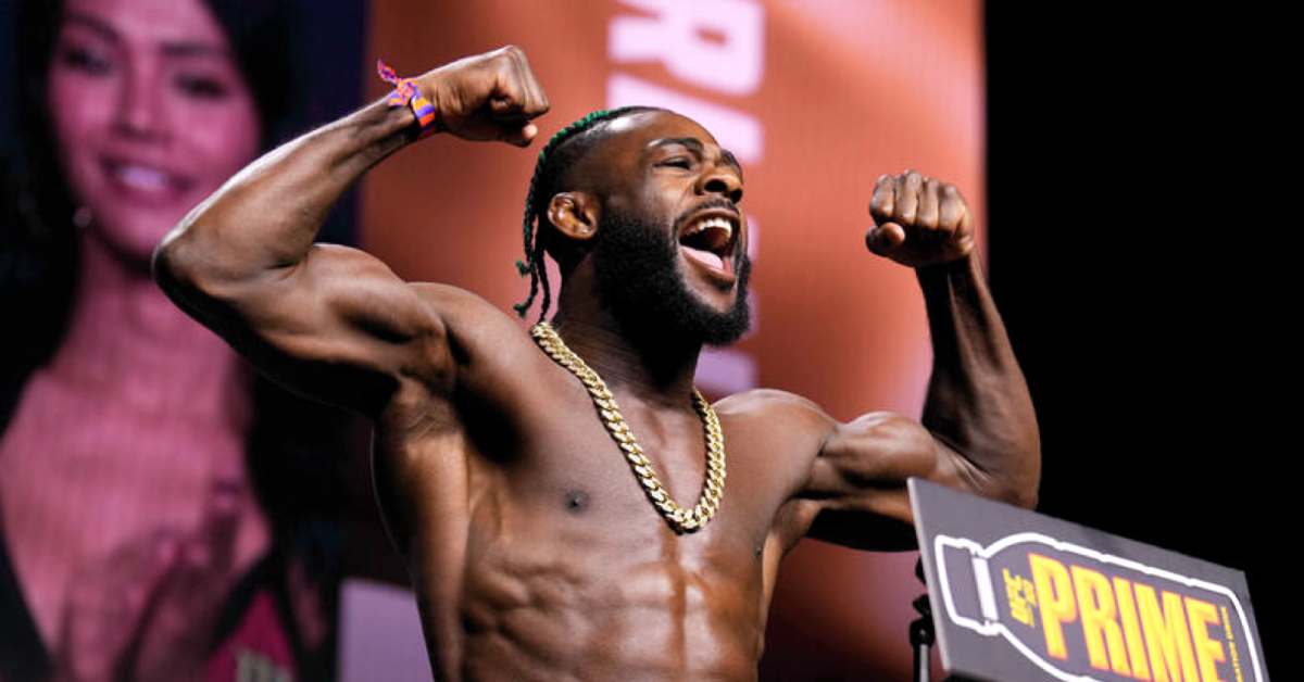 Aljamain Sterling scores one-sided decision over Brian Ortega at UFC ...