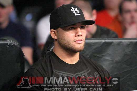 Robbie Lawler Signs New Multi-Year Contract with Strikeforce ...