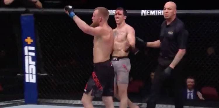 Alex White takes the nod over the Hitman (UFC Wichita Highlights ...