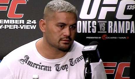 UFC 135 Video: Once Being Pushed Out the Door, Mark Hunt Proves His ...