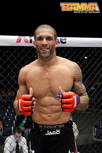 Is Che Mills Fighting Chris Cope at UFC 138 or Joey Villasenor at BAMMA ...