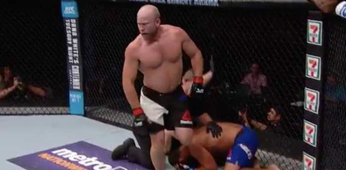 Tim Boetsch Takes Out former Champ Johny Hendricks (UFC Oklahoma City ...