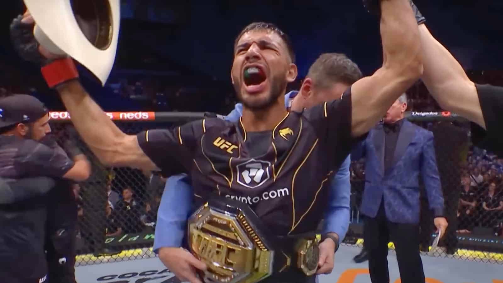 Watch Yair Rodriguez become champ with Josh Emmett stoppage - MMAWeekly ...