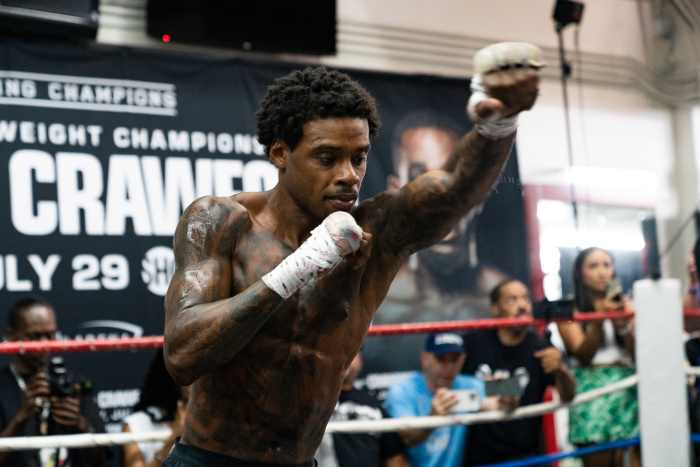 Errol Spence Jr. works out for the media in Las Vegas | VIDEO ...