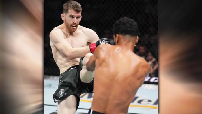 UFC Nashville Results: Sandhagen smothers Font; Suarez finishes Andrade ...