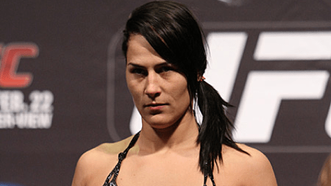 Jessica Eye Jumps into the Pro Wrestling Ring During Appearance in ...