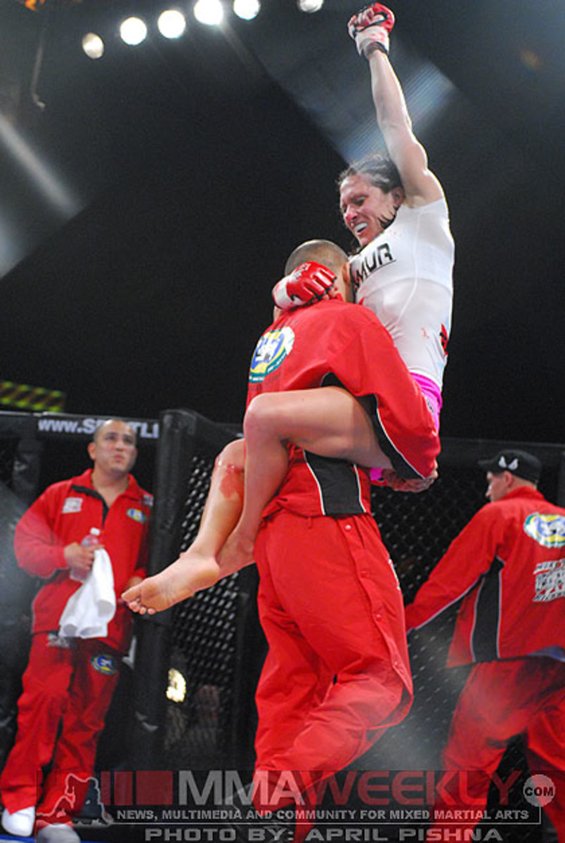 UFC Contender Cat Zingano Issues Statement on Husband's Passing ...