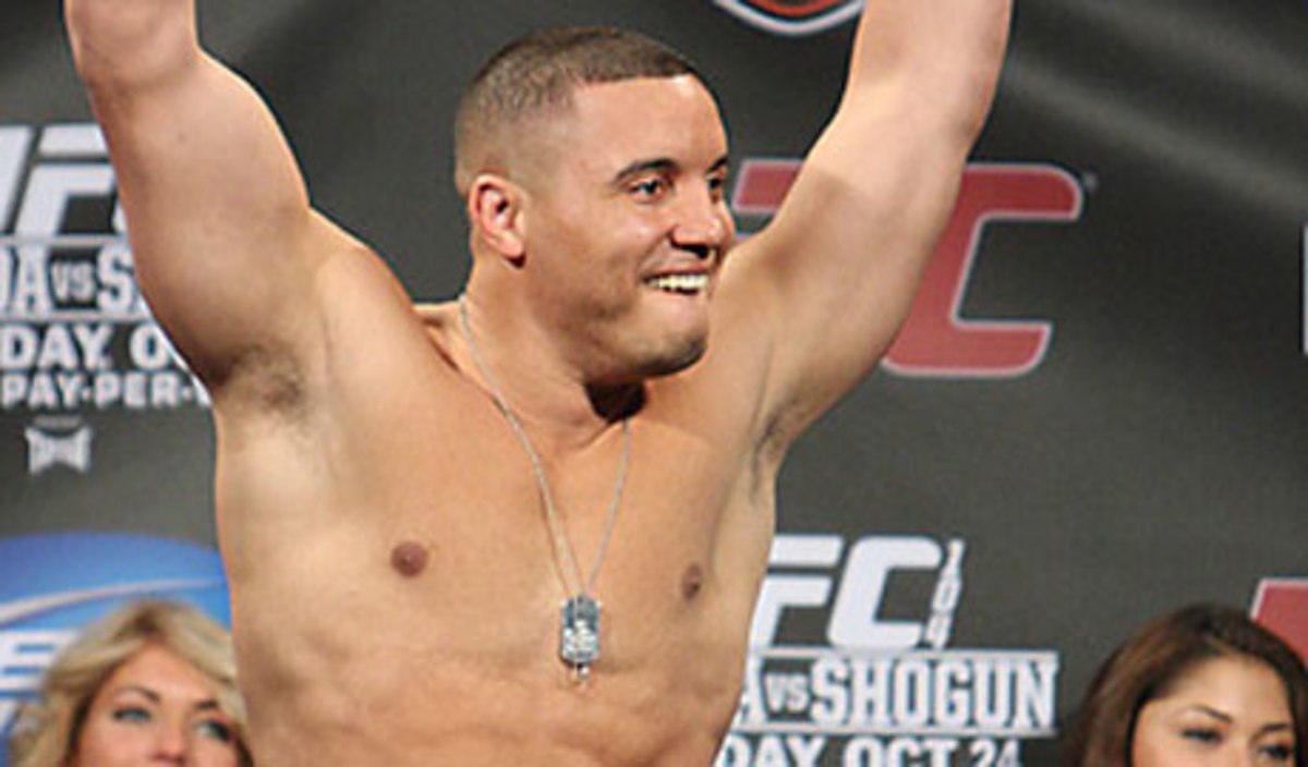 Pat Barry Draws Shane Del Rosario for TUF 16 Finale in December ...