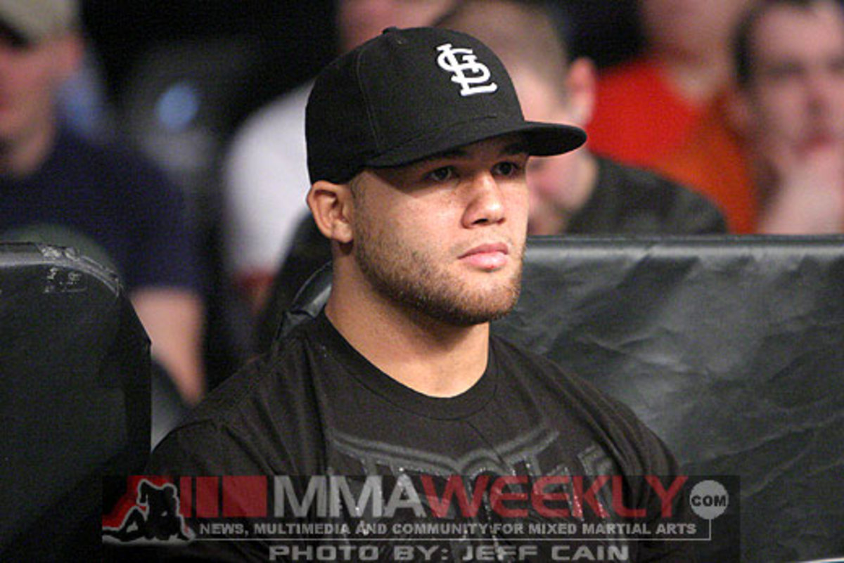 Robbie Lawler Signs New Multi-Year Contract with Strikeforce ...