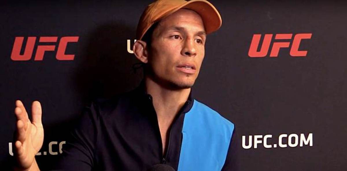 An emotional Joe Benavidez recounts journey towards the title (UFC on ...