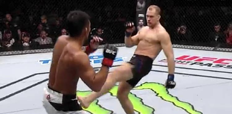 Zak Ottow Narrowly Defeats Kiichi Kunimoto (UFC Auckland Fight ...