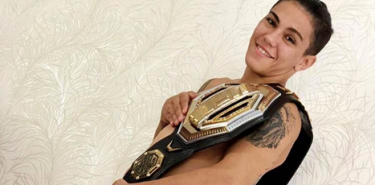 UFC champ Jessica Andrade posts nude photo wearing nothing but ...