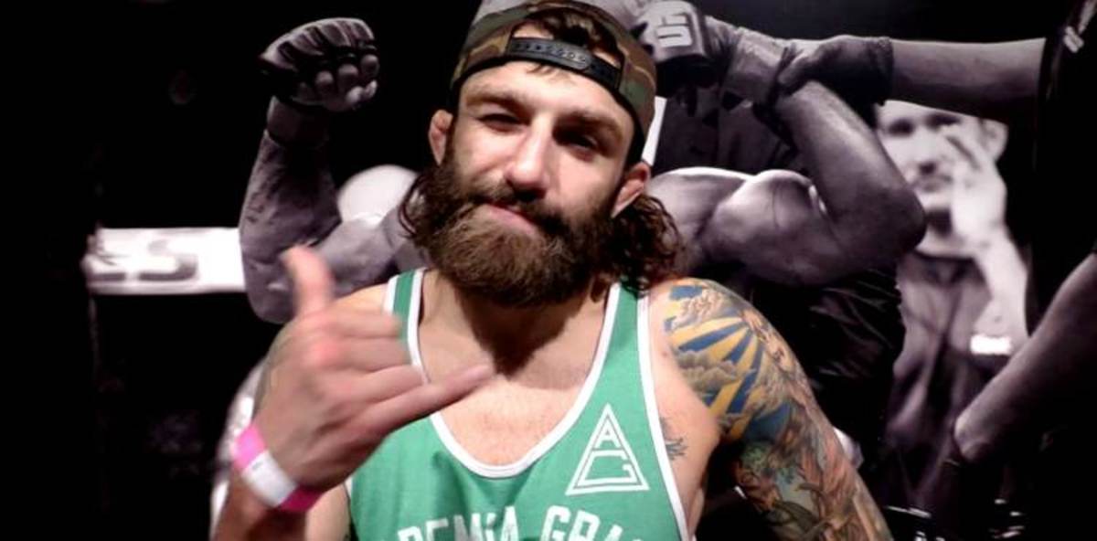 Michael Chiesa Debuts at Welterweight by Finishing Former Champion ...