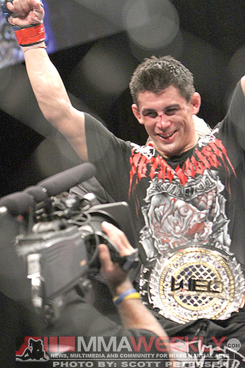 Dominick Cruz To Defend Bantamweight Belt Against Urijah Faber at UFC ...