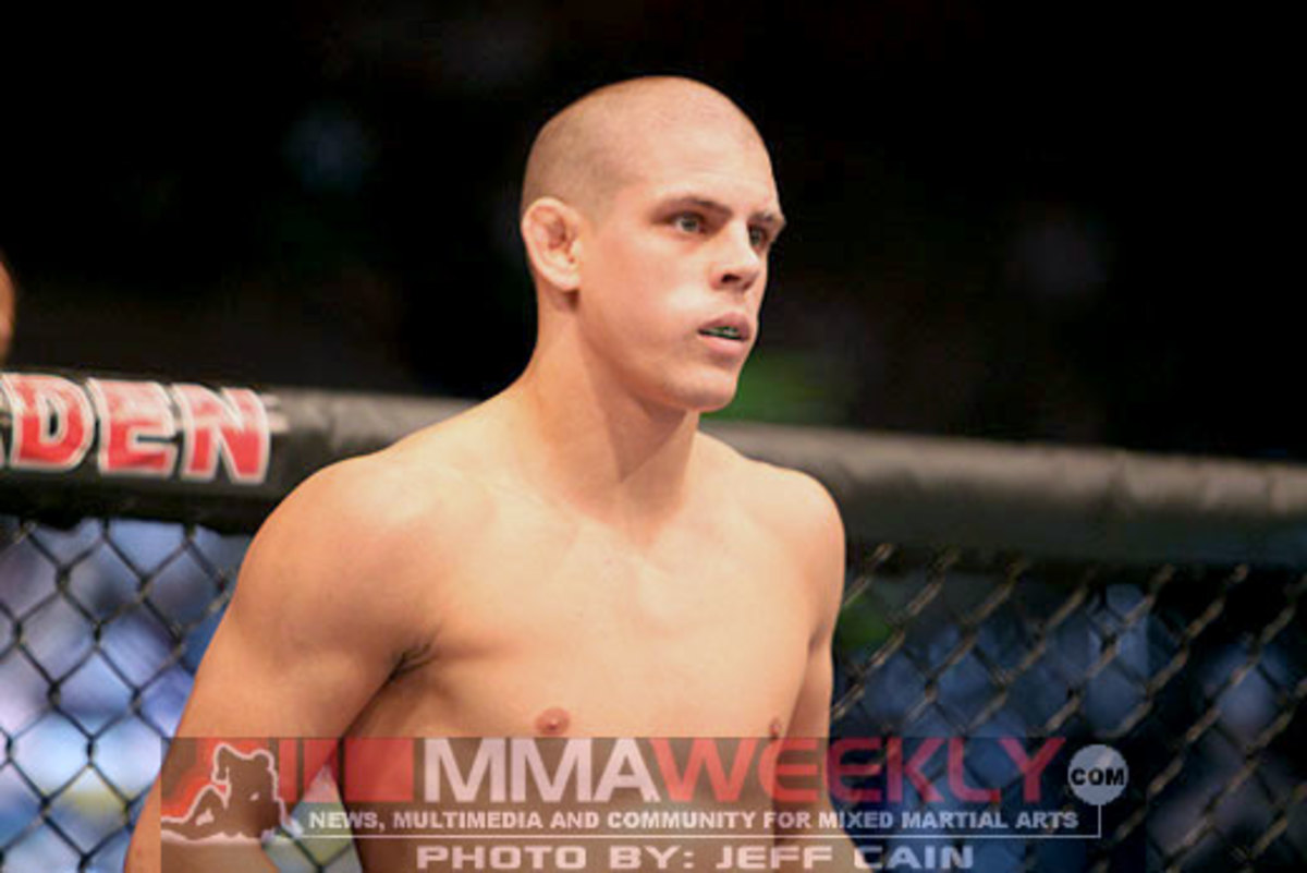 UFC 136: Joe Lauzon Believes His Submissions are Melvin Guillard's ...