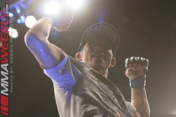 UFC on Fox 4 Play-by-Play: Cole Miller vs. Nam Phan - MMAWeekly.com ...