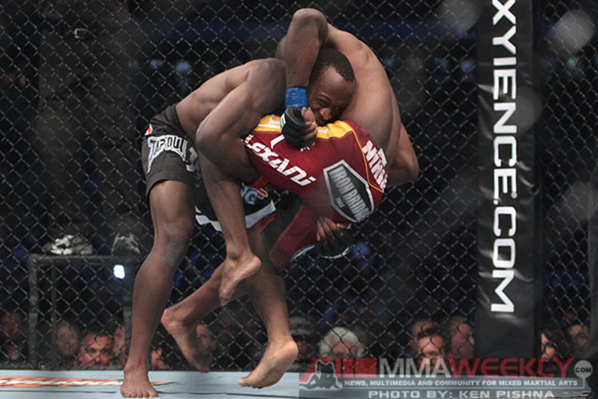 UFC 129 Play-by-Play: Claude Patrick vs. Daniel Roberts - MMAWeekly.com ...