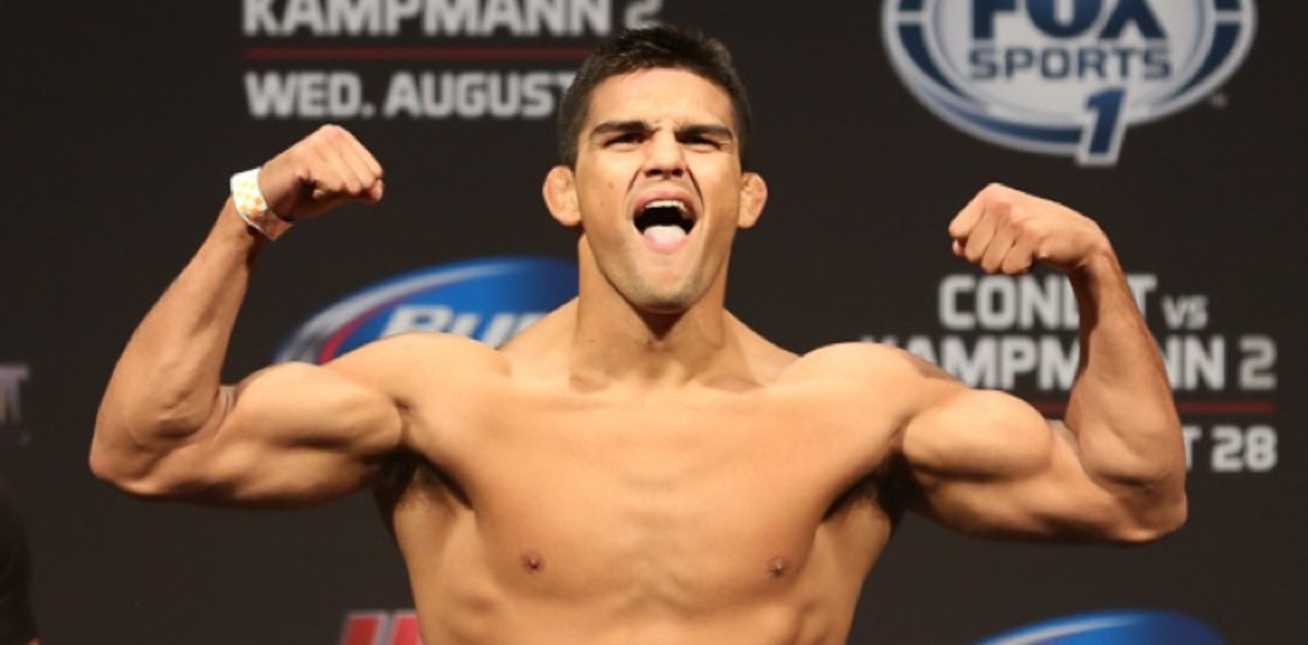 UFC 180 Results: Kelvin Gastelum Taps Out Jake Ellenberger in Mexico ...