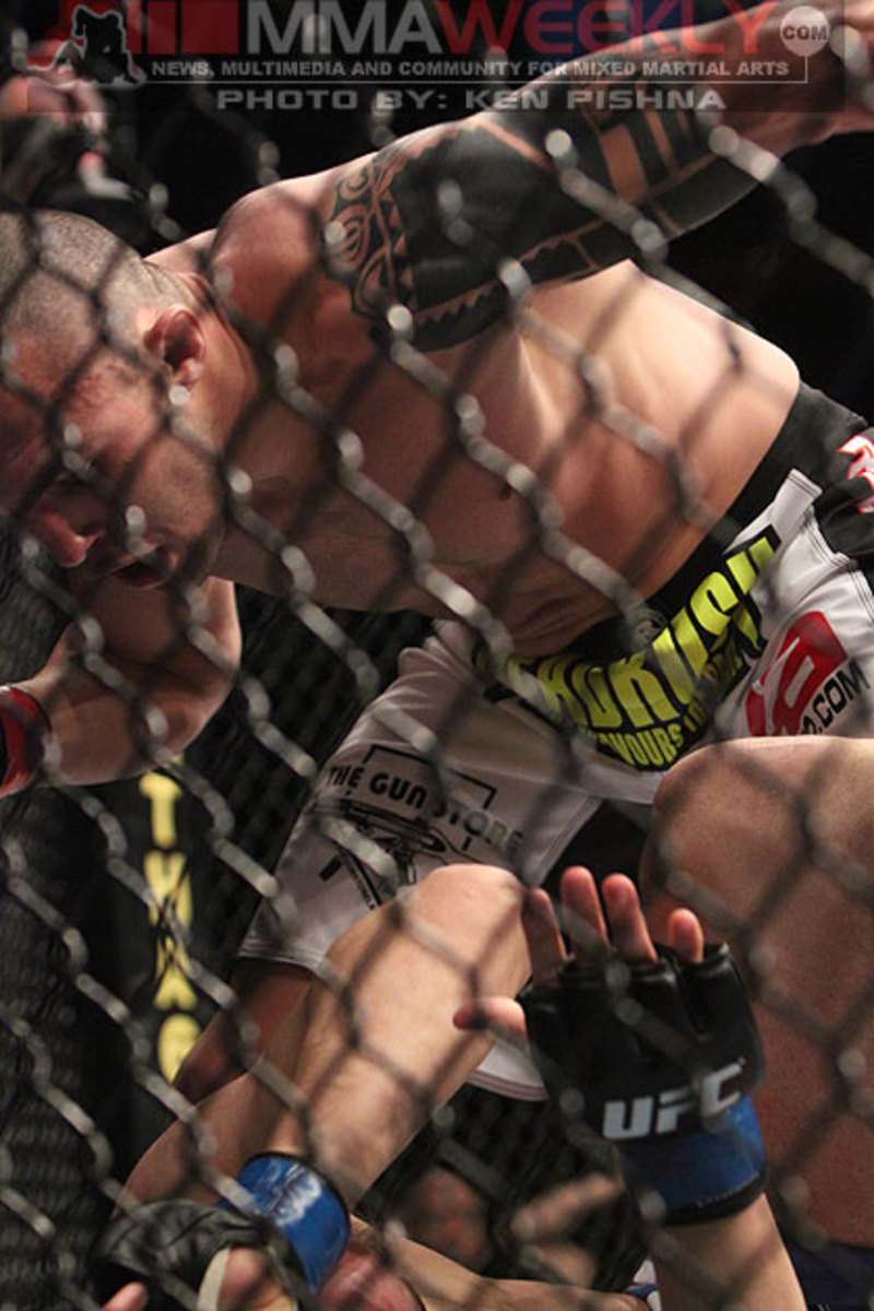 UFC 128 Play-by-Play: Luiz Cane vs. Eliot Marshall - MMAWeekly.com ...