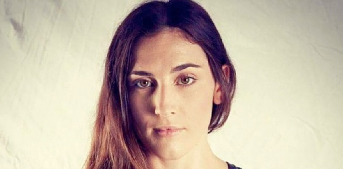 Megan Anderson Seeking Charmaine Tweet's Chin at Invicta FC 21 ...