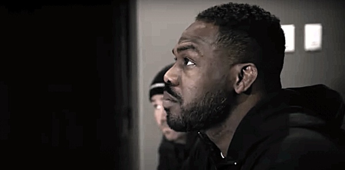 UFC 285 Embedded, Episode 2: 'I like my odds in a chess match ...