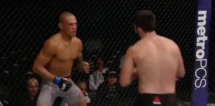 Sheymon Moraes Gets the Decision Over Matt Sayles (UFC 227 Highlights ...