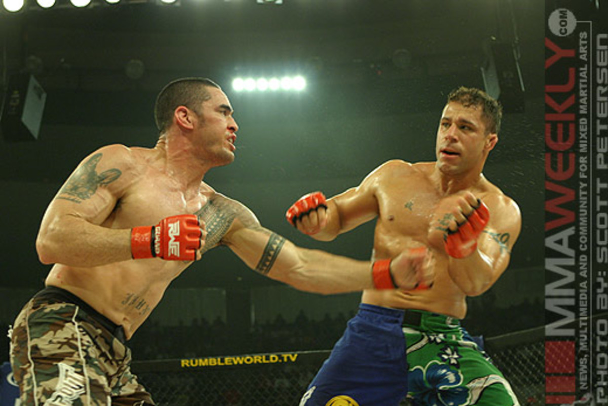 ROTR 8 Results: Upsets And Big Breaks - MMAWeekly.com | UFC and MMA ...