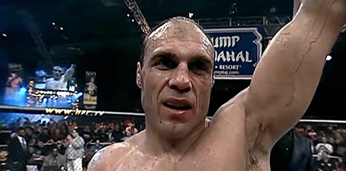 Flashback Fight: Randy Couture retains title after war with Pedro Rizzo ...
