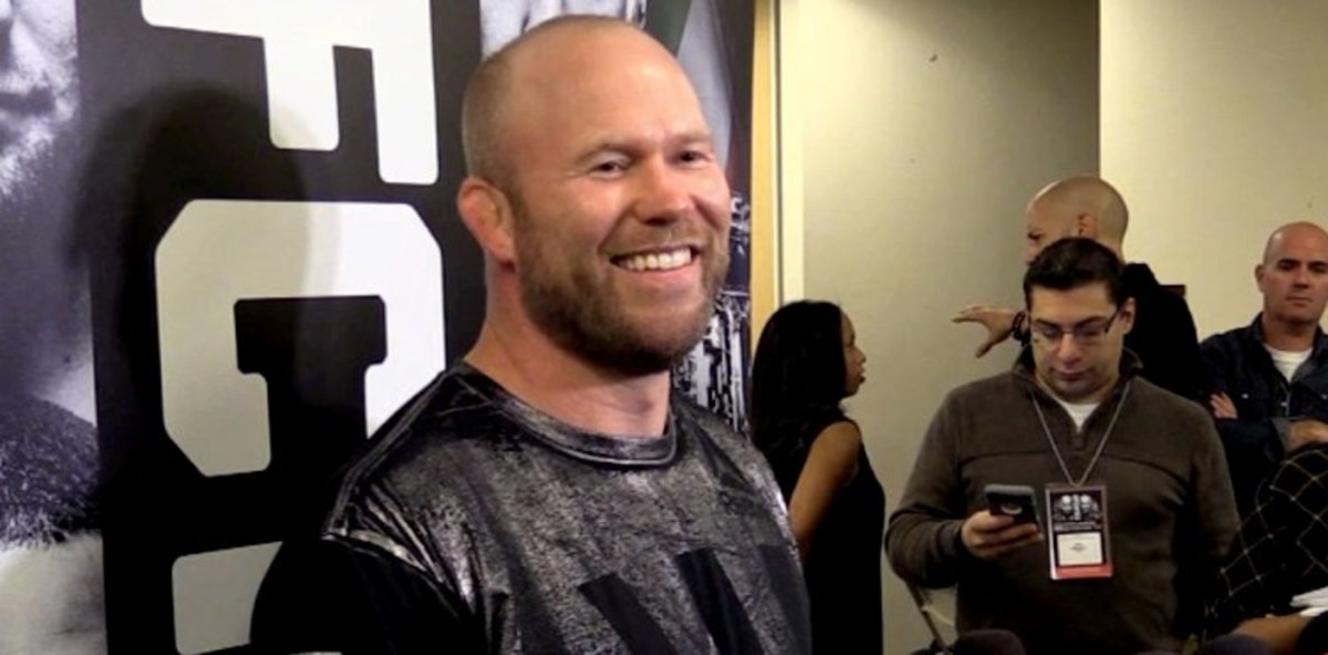 Tim Boetsch Lands the KO, Goes Hunting for Pizza (UFC 205 Post-Fight ...