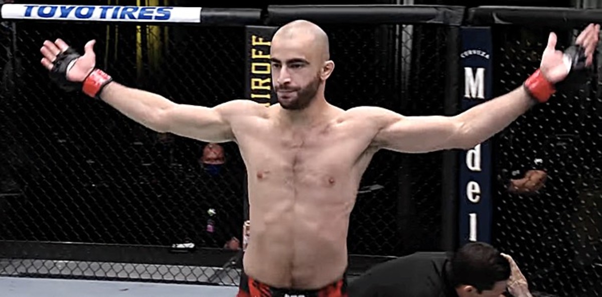 Watch Giga Chikadze finish Cub Swanson in 63 seconds | UFC Vegas 35 ...