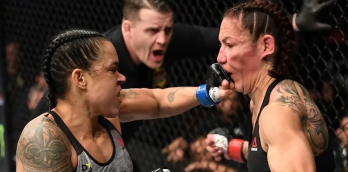 Amanda Nunes Makes History by Finishing Cris Cyborg (UFC 232 Highlights ...