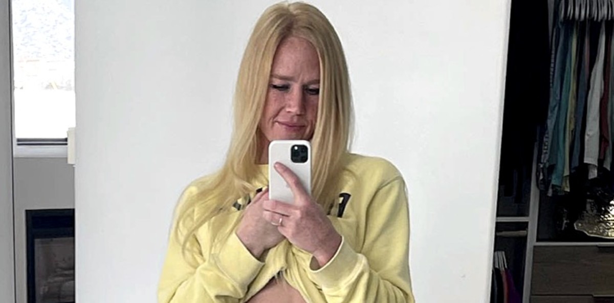 Holly Holm shows off chiseled abs ahead of this weekend's UFC event ...