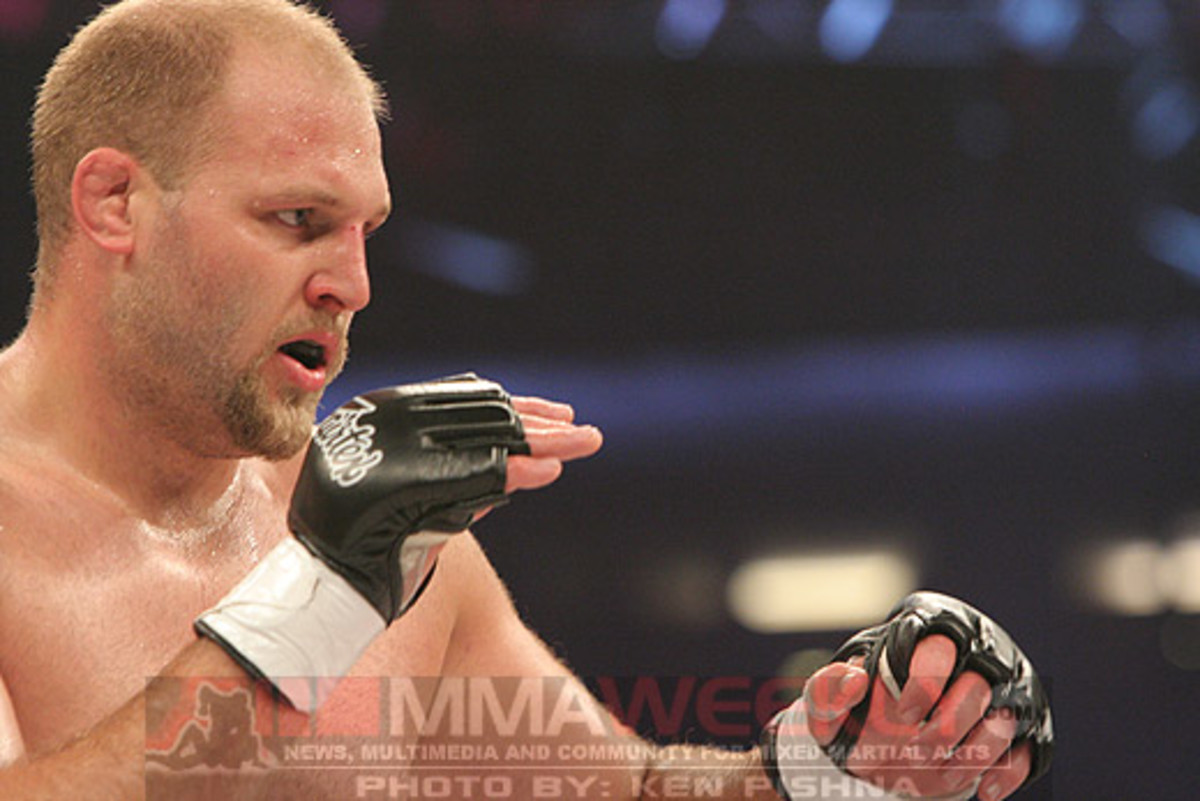 UFC 145: Ben Rothwell Knocks Out Brendan Schaub - MMAWeekly.com | UFC ...
