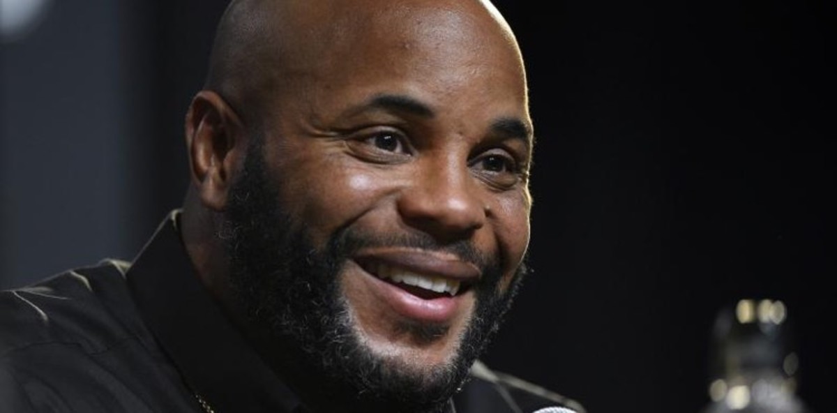 Daniel Cormier gives his picks for male and female Fighter of the Year ...