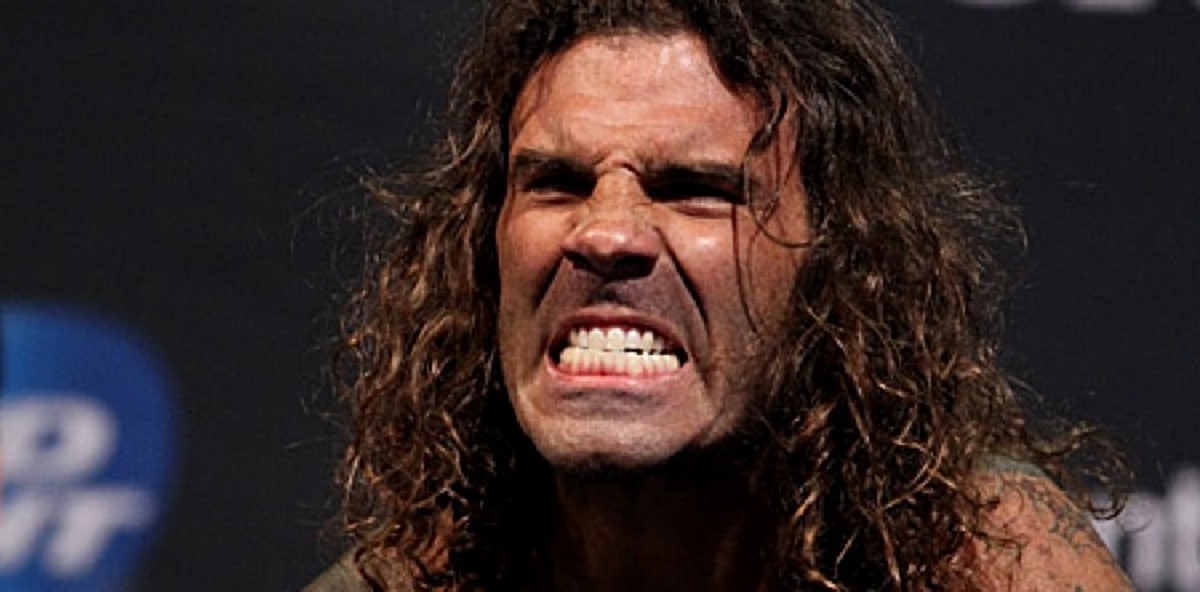 Watch Clay Guida's come-from-behind submission win over Leonardo Santos ...