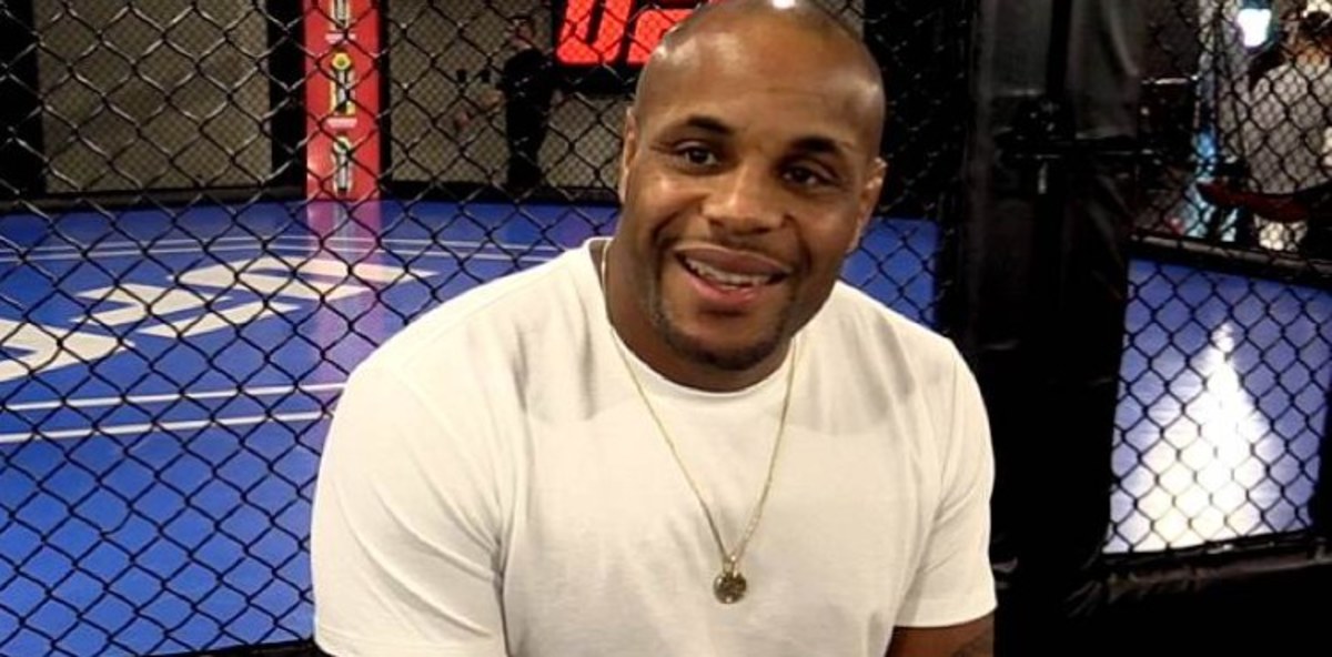 UFC Dual-Division Champ Daniel Cormier Gets Hero's Welcome at Fox ...