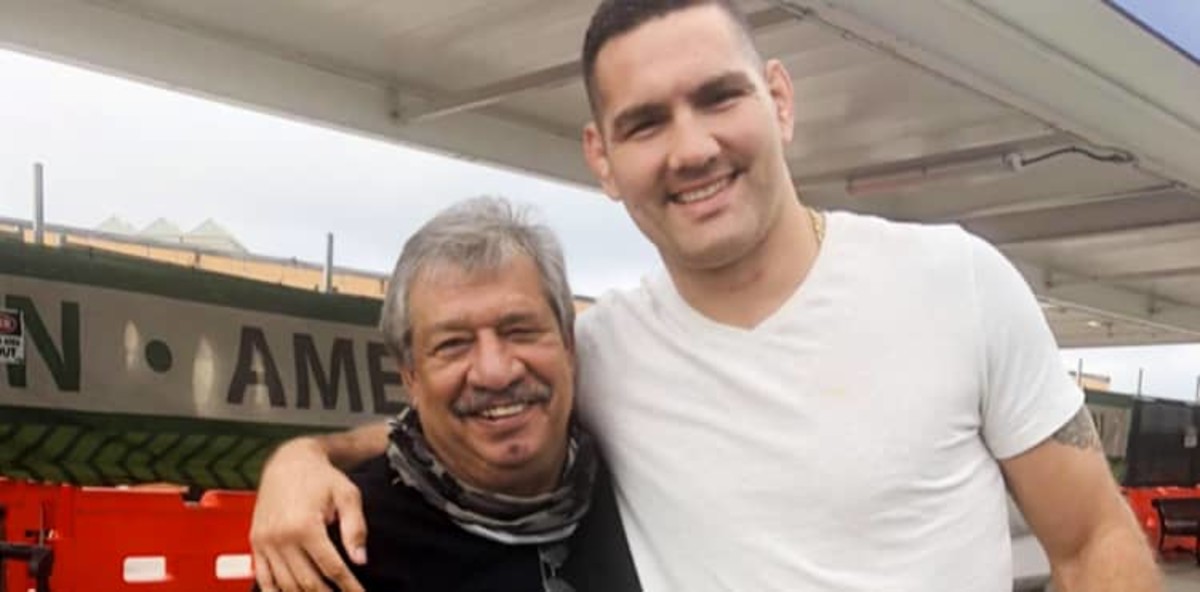Former UFC champ Chris Weidman helps start GoFundMe in memory of father ...