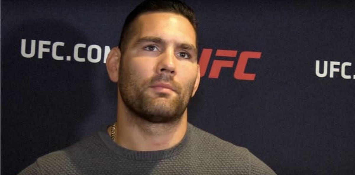 Chris Weidman gives his prediction on Dustin Poirier and Conor McGregor ...