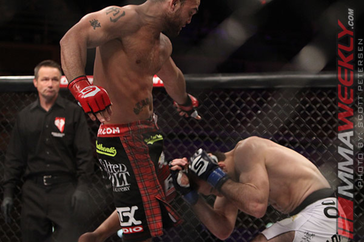 Robbie Lawler Towers Over Strikeforce: Rockhold vs. Jardine Fighter ...