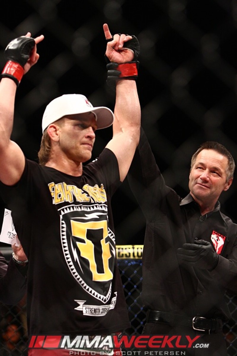TUF 16 Finale Fighter Salaries: Mike Pyle Heads $447,000 Payroll ...