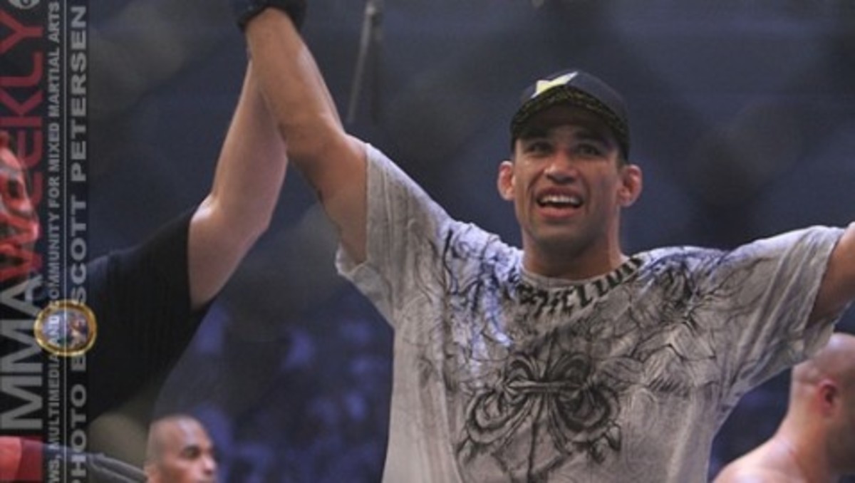 Fabricio Werdum Makes Quick Work of Walt Harris, Wants His Belt Back ...