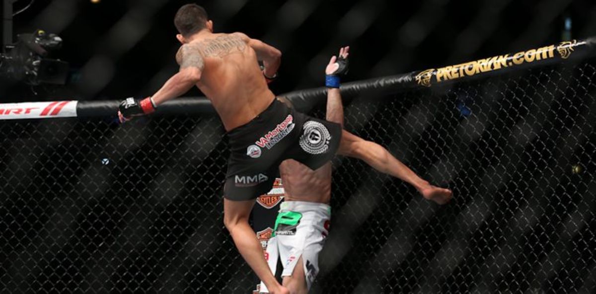 Anthony Pettis Kick