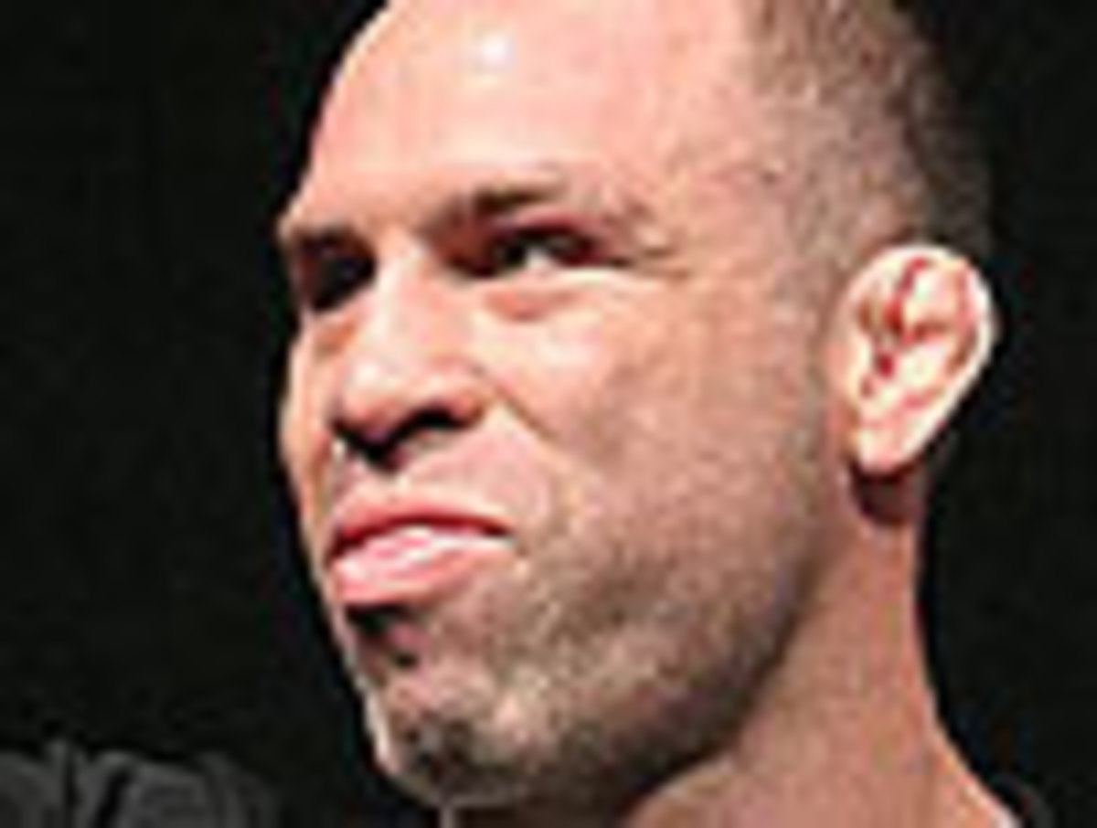 Wanderlei Silva Had Doubts of Coming Back, Now Holds Chris Leben's Feet ...